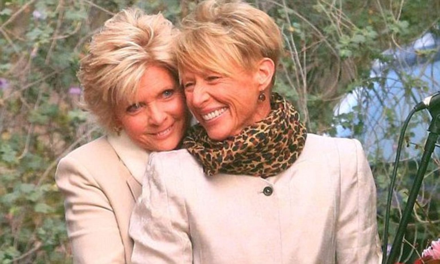 MEREDITH BAXTER AND NANCY LOCKE. A SECRET TO A HAPPY MARRIAGE.